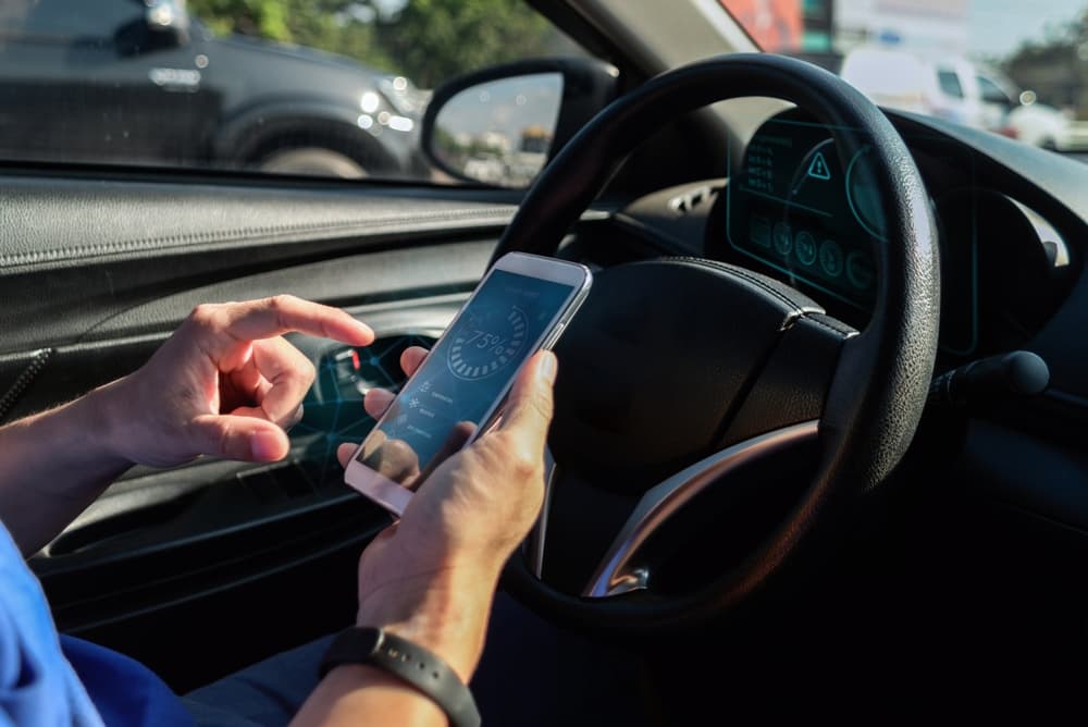 Tips for Avoiding Distracted Driving Accidents